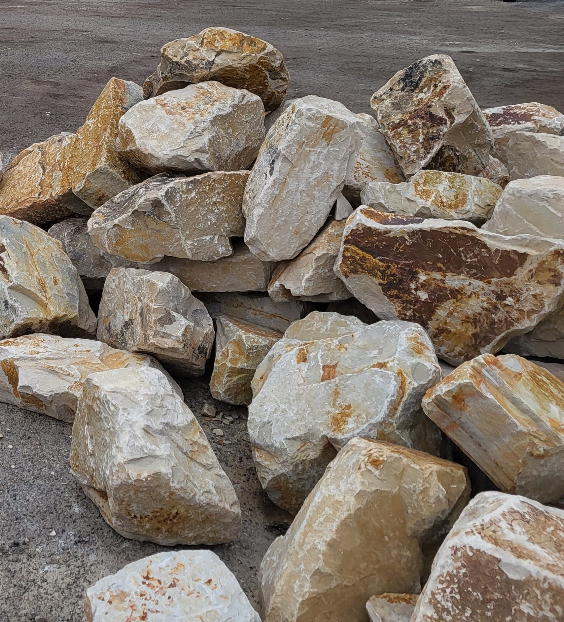Blonde Boulders 2–3′ – BioGrass Sod Farms